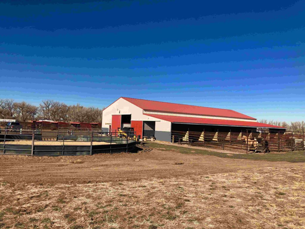 Barn/ Round Pen - Deko Ranch